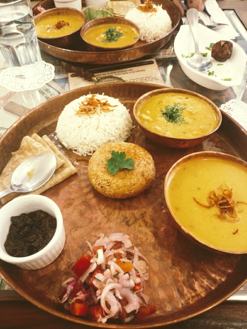 Parsi Thali, Parsi Dal, Prawn Kebabs In A Beautiful Setting | LBB