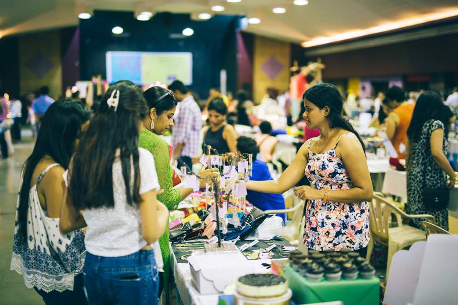 Hop In To Shop, Eat & Drink At This Pop It Up | LBB Goa