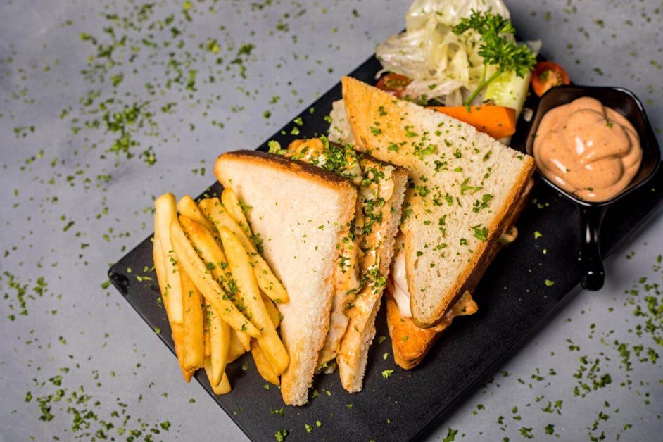 All Hearts To This Pocket Friendly Cafe In Versova | LBB