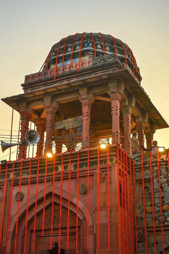 Explore Landmarks At Mehrauli Heritage Walk | LBB, Delhi