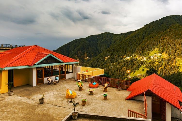 Enjoy Mountain Views At Zostel, Dalhousie | LBB