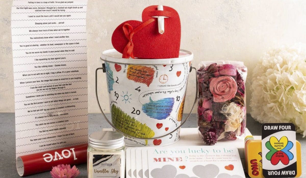 Top 10 Last-Minute Valentine's Day Gifts | LBB