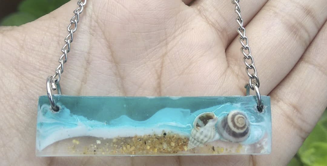 Handmade Resin Lockets Keychains & Gifts By Art Hipppo | LBB