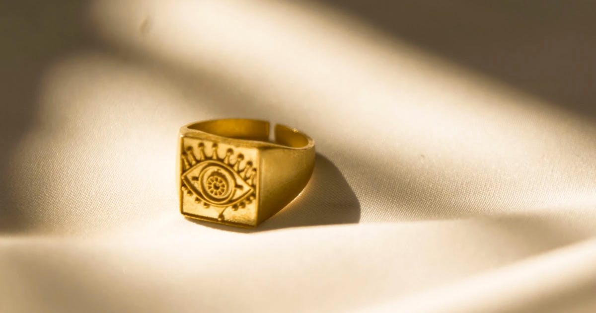 Shop The Signet Ring From These Brands | LBB