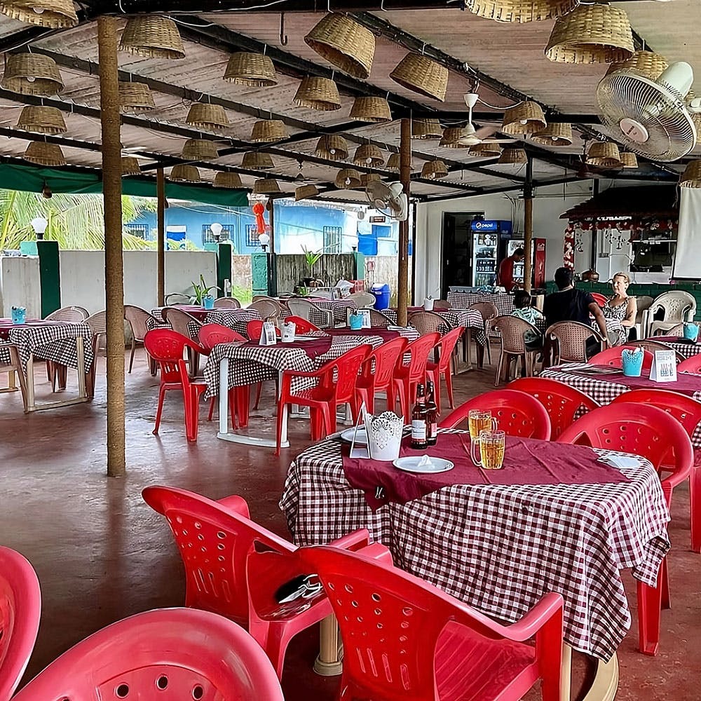 Lake View Bar & Restaurant | LBB